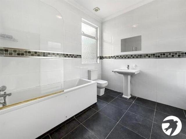 3 bedroom terraced house for rent in Balgowan Street, London, SE18
