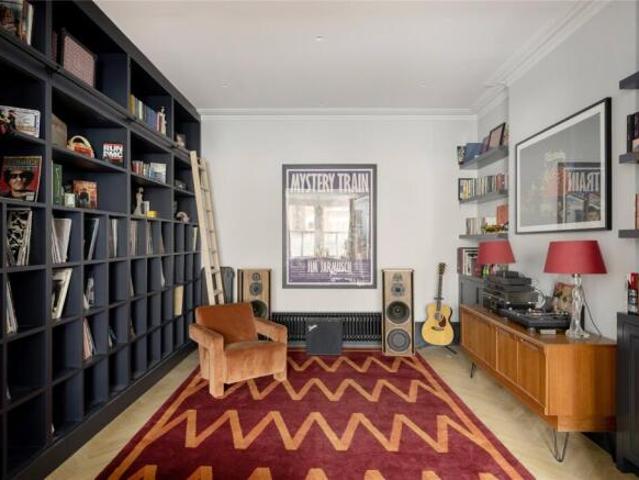 3 bedroom terraced house for rent in Baldwyn Gardens, London, W3
