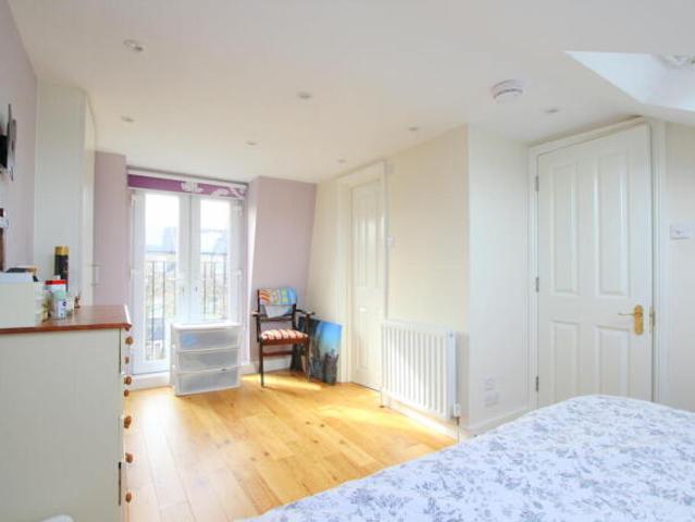 3 bedroom terraced house for rent in Balfour Road, Wimbledon, Merton, SW19