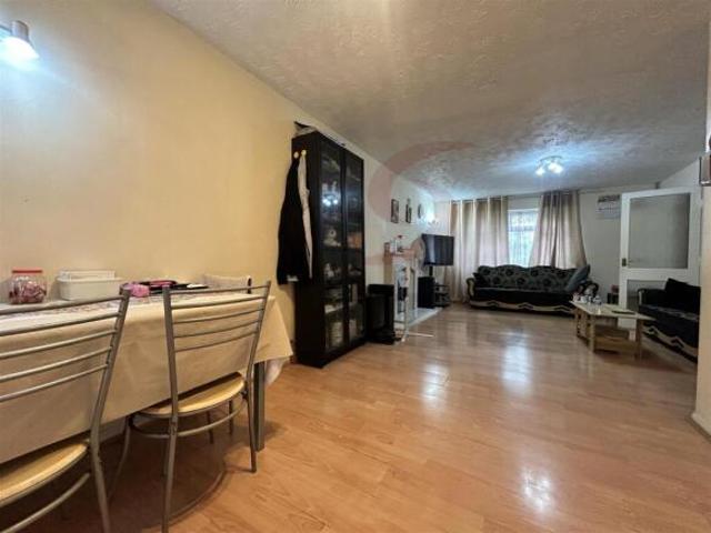 3 bedroom terraced house for rent in Balisfire Grove, Beaumont Leys, Leicester, LE4