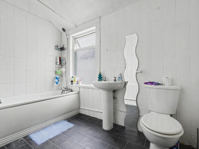 3 bedroom terraced house for rent in Balmoral Road, Gillingham, ME7