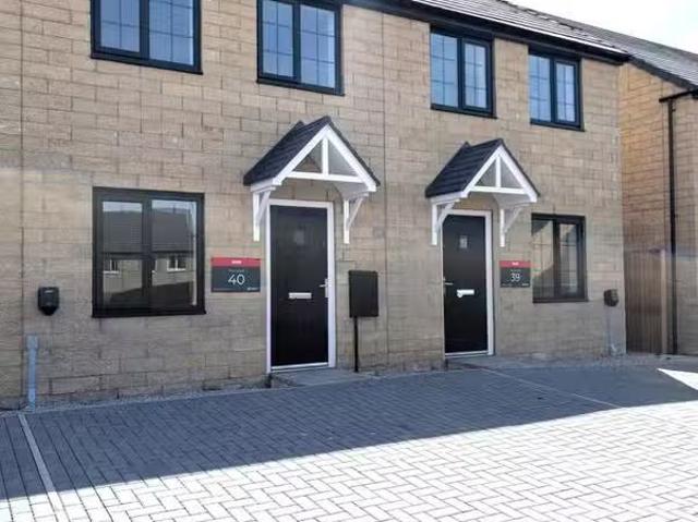 3 bedroom terraced house for rent in Bancroft Close, Earby, La.
