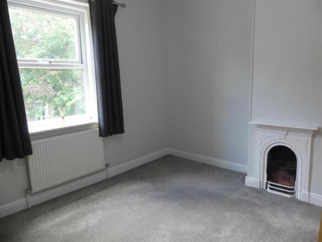 3 bedroom terraced house for rent in Bank Parade, Otley, LS21