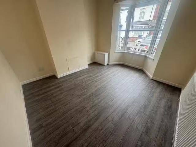 3 bedroom terraced house for rent in Barker Street, Oldbury, B.