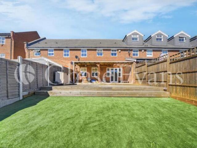 3 bedroom terraced house for rent in Barlow Drive, Kidbrooke, London, SE18