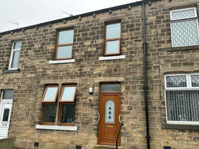 3 bedroom terraced house for rent in Barrett Street Silsden BD20