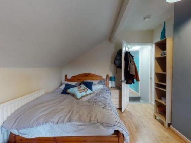 3 bedroom terraced house for rent in Beamsley Place, Hyde Park, Leeds, LS6