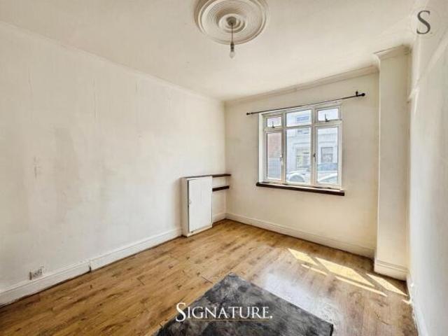 3 bedroom terraced house for rent in Beatrice Road, Leicester, LE3