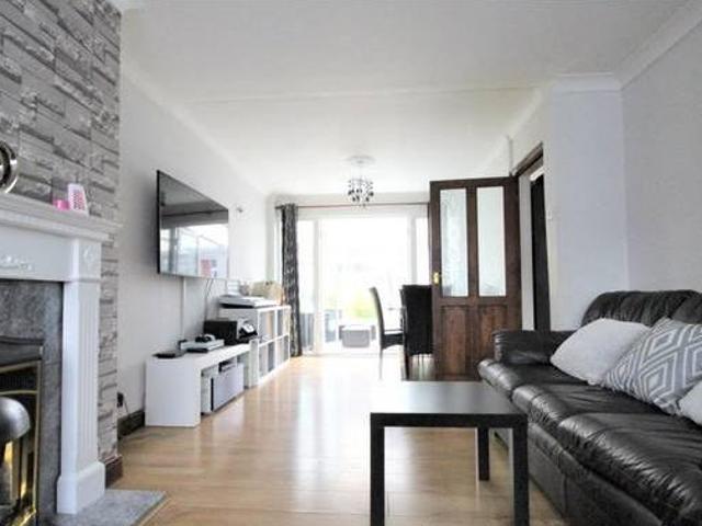 3 bedroom terraced house for rent in Beaumont Drive Northfleet Gravesend DA11