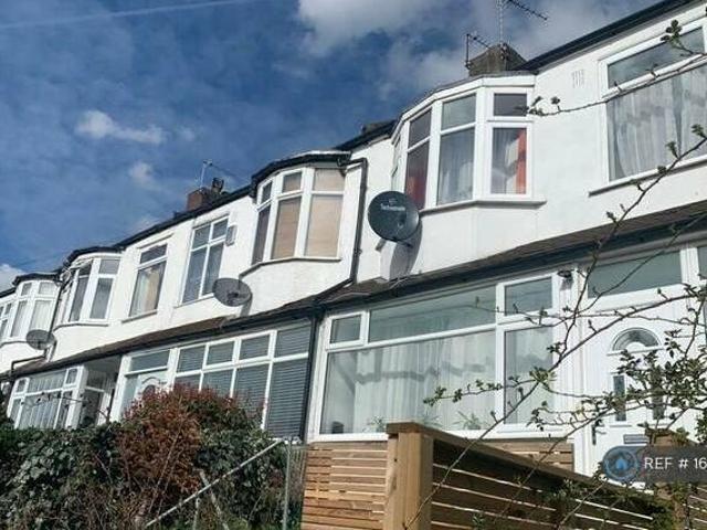 3 bedroom terraced house for rent in Beauchamp Road London SE19