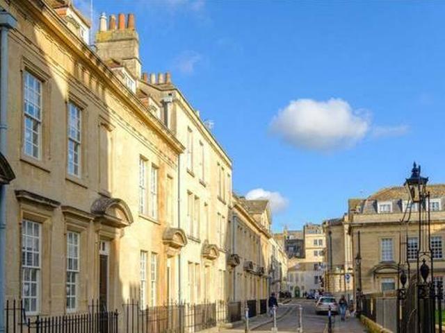 3 bedroom terraced house for rent in Beauford Square Bath Somerset BA1