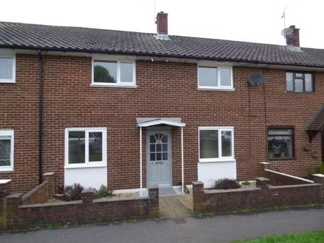 3 bedroom terraced house for rent in Beaufort Road, Bordon, Ha.