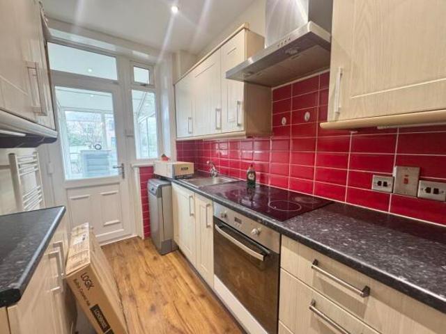 3 bedroom terraced house for rent in Beechwood Avenue, BRADFORD, BD6