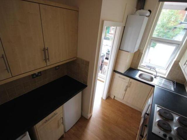 3 bedroom terraced house for rent in Beechwood View, Burley, LEEDS, LS4