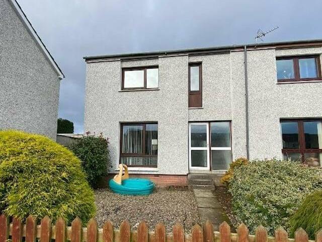3 bedroom terraced house for rent in Beech Court Alyth Perthshire PH11