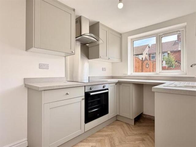 3 bedroom terraced house for rent in Beech Grove, Bentley, DN5