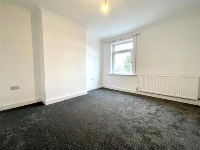 3 bedroom terraced house for rent in Beechcroft Road, Swindon, Wiltshire, SN2