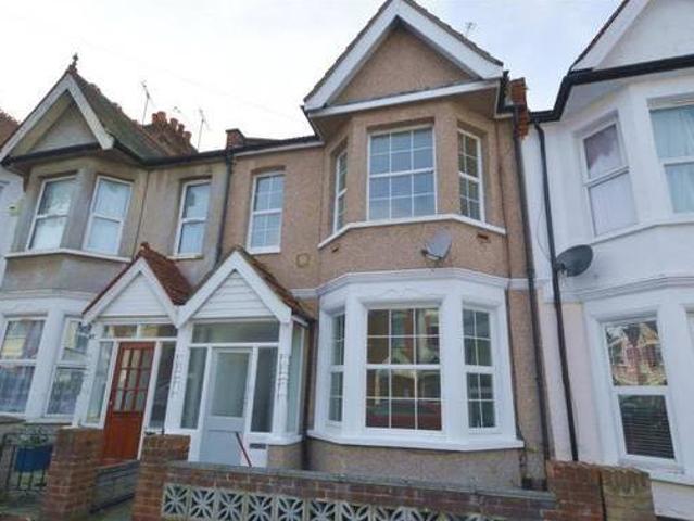 3 bedroom terraced house for rent in Beedell Avenue WestcliffonSea Essex SS0