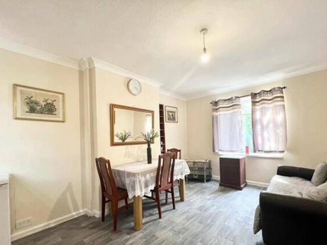 3 Bedroom Terraced House For Rent In Beeston
