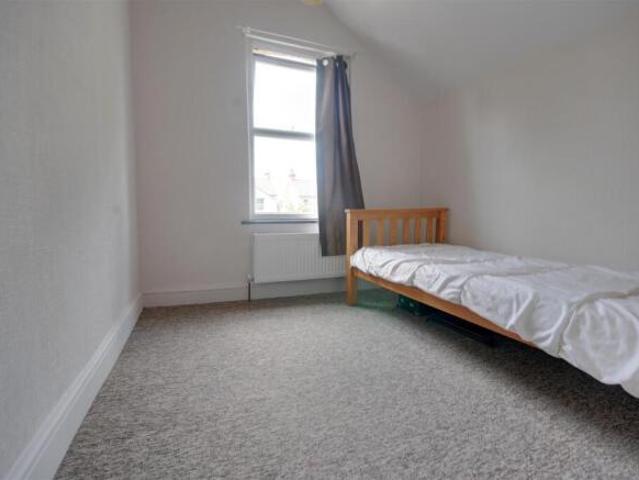 3 bedroom terraced house for rent in Belgrave Avenue, Watford, WD18