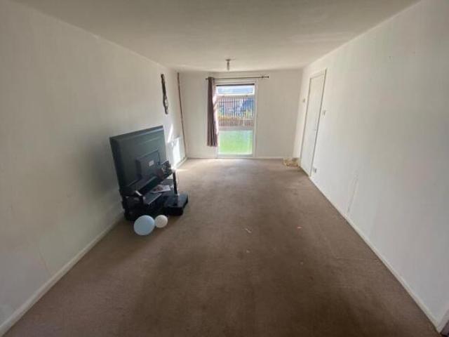 3 bedroom terraced house for rent in Bellholme Close, Leicester, LE4