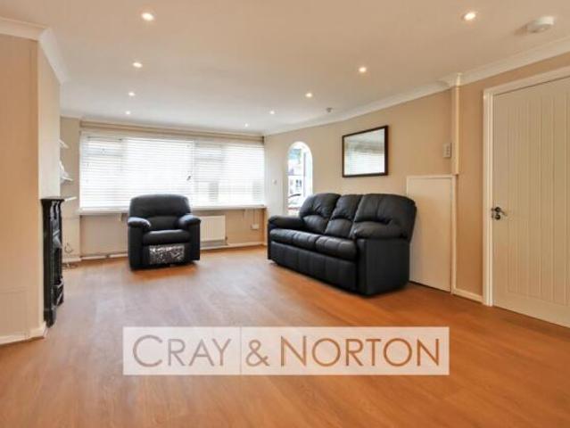 3 bedroom terraced house for rent in Belmont Road, South Norwood, SE25