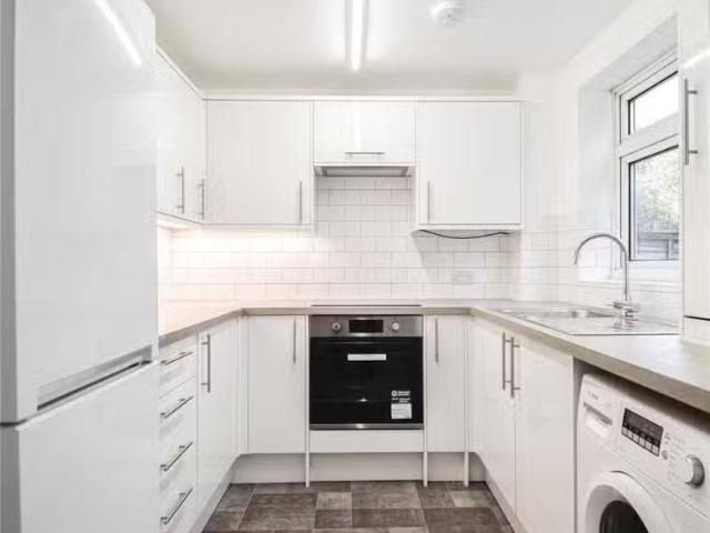 3 bedroom terraced house for rent in Belmore Close, Cambridge.