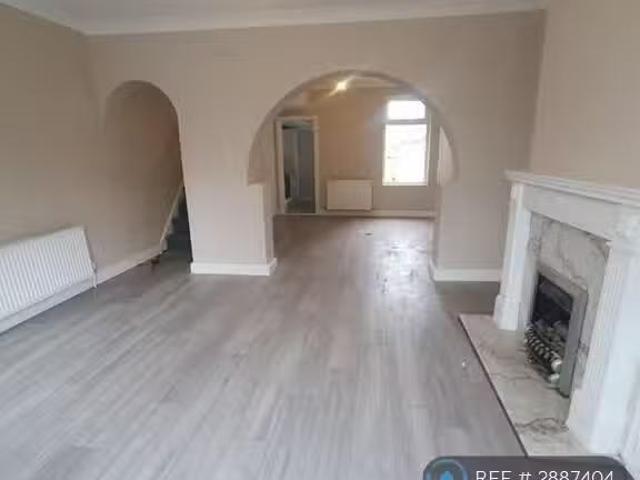 3 bedroom terraced house for rent in Beresford Road, Gravesend.