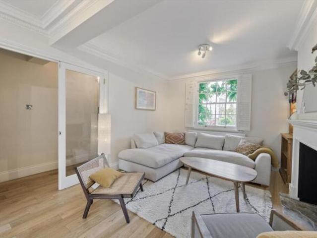 3 bedroom terraced house for rent in Billing Road, London SW10