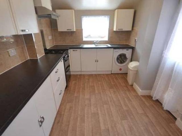 3 bedroom terraced house for rent in Bishops Road Reading RG6