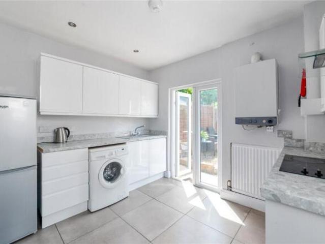 3 bedroom terraced house for rent in Blackshaw Road, London, SW17