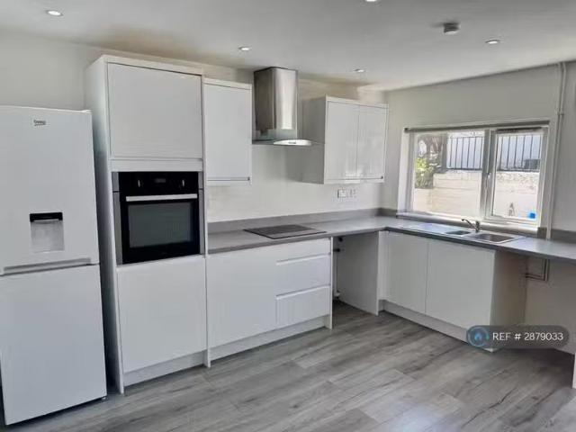 3 bedroom terraced house for rent in Blaen Dowlais, Dowlais, M.