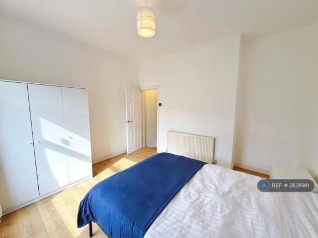 3 bedroom terraced house for rent in Blandford Road, Salford, M6