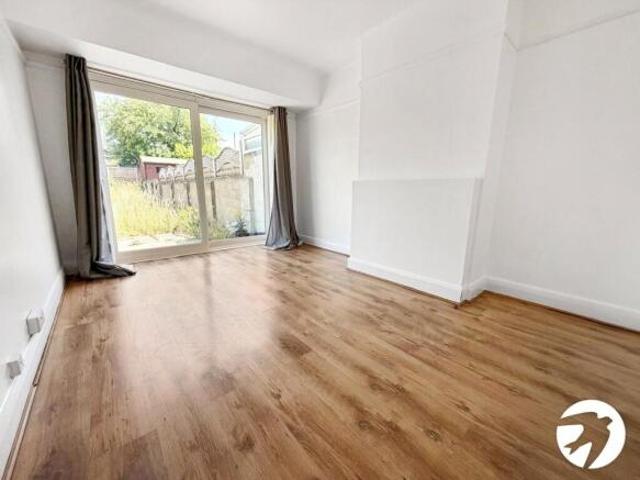 3 bedroom terraced house for rent in Blenheim Avenue, Chatham, Kent, ME4