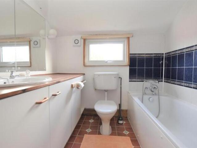 3 bedroom terraced house for rent in Blenheim Road, RG1