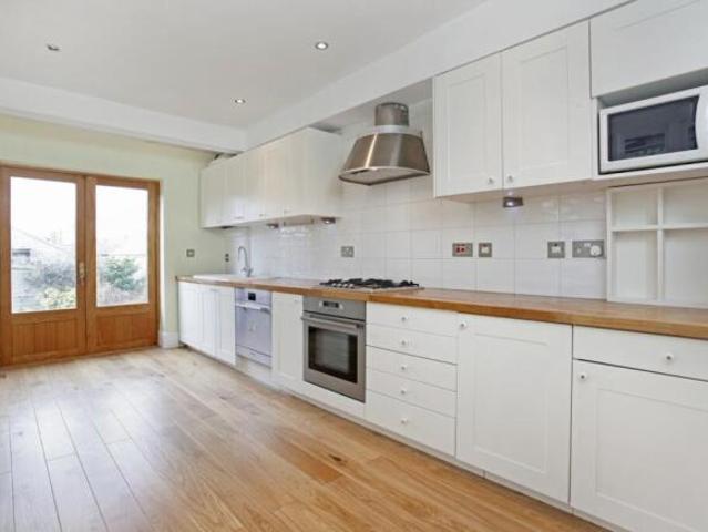 3 bedroom terraced house for rent in Blissett Street Greenwich SE10