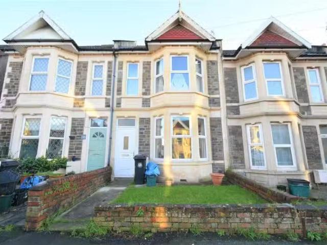 3 bedroom terraced house for rent in Bloomfield Road, Bristol.