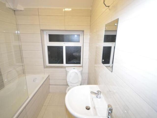 3 bedroom terraced house for rent in Brudenell Road, Hyde Park, Leeds, LS6