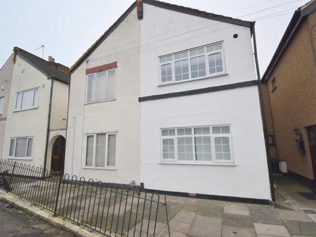 3 bedroom terraced house for rent in Bradley Road, Enfield, EN3