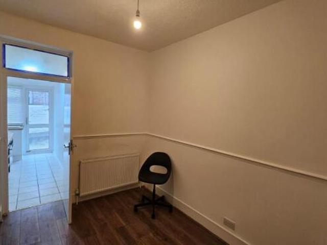 3 bedroom terraced house for rent in Braemar Road, Plaistow, Newham, London, E13