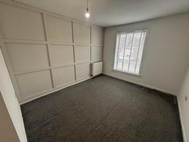 3 bedroom terraced house for rent in Braeface Road, Cumbernauld, G67