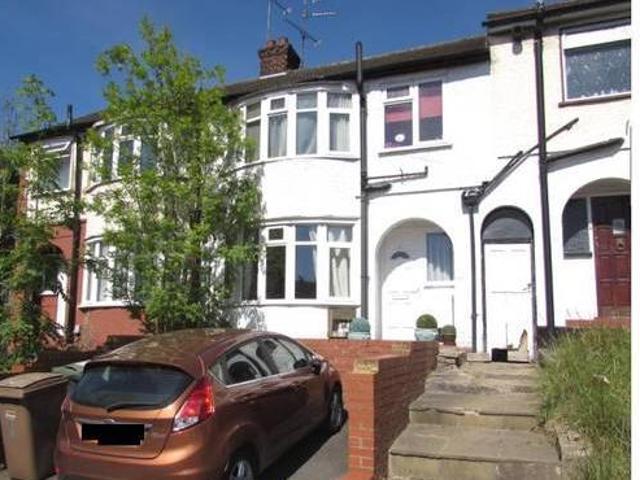 3 bedroom terraced house for rent in Bramingham Road Luton LU3