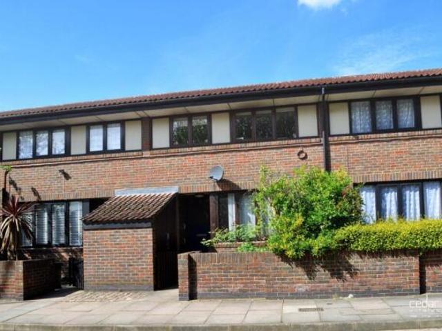 3 bedroom terraced house for rent in Brassey Road, West Hampstead NW6