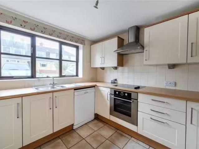 3 bedroom terraced house for rent in Brassington Gardens, With.