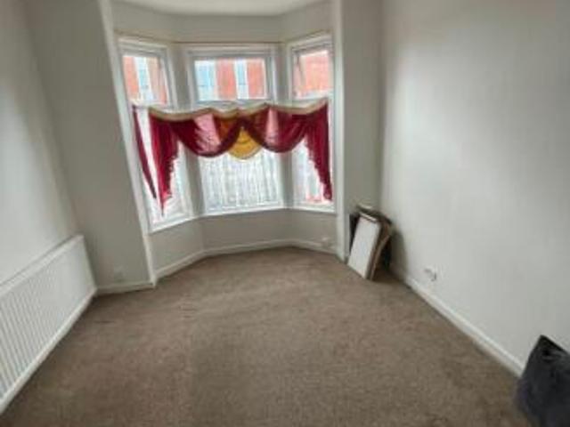 3 bedroom terraced house for rent in Brideoak Street, Manchester, M8