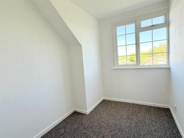 3 bedroom terraced house for rent in Broom Close, Eastbourne, East Sussex, BN22