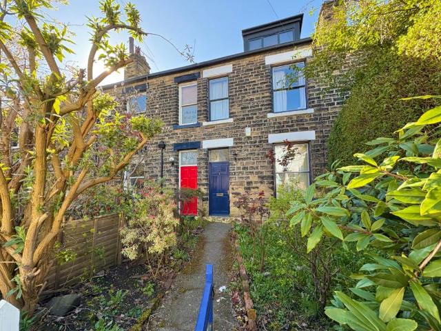 3 bedroom terraced house for rent in Broomfield Road, Headingley, Leeds, LS6