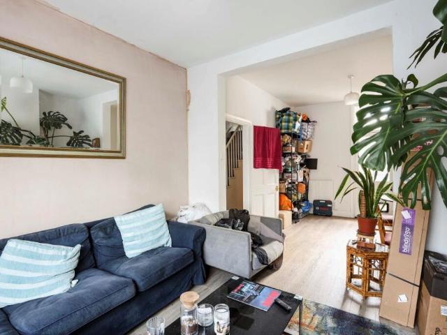 3 bedroom terraced house for rent in Brookmill Road London SE8