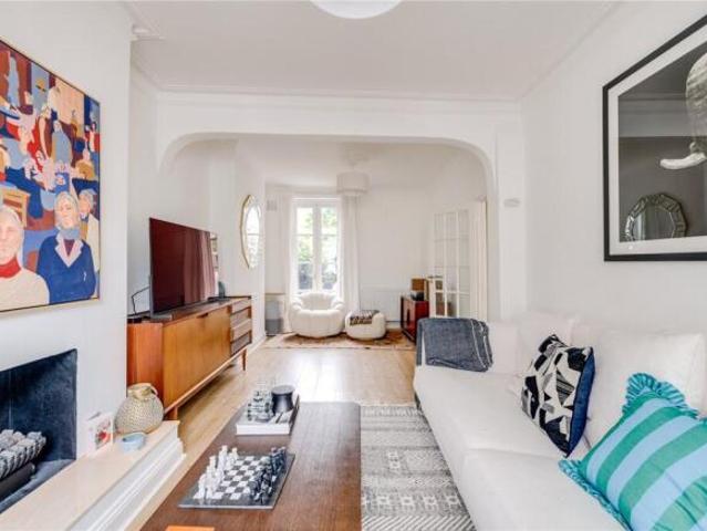 3 bedroom terraced house for rent in Broughton Road, London, SW6