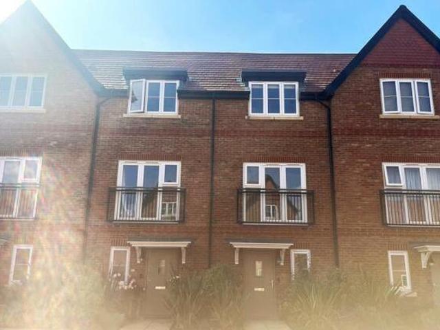 3 Bedroom Terraced House For Rent In Buckinghamshire